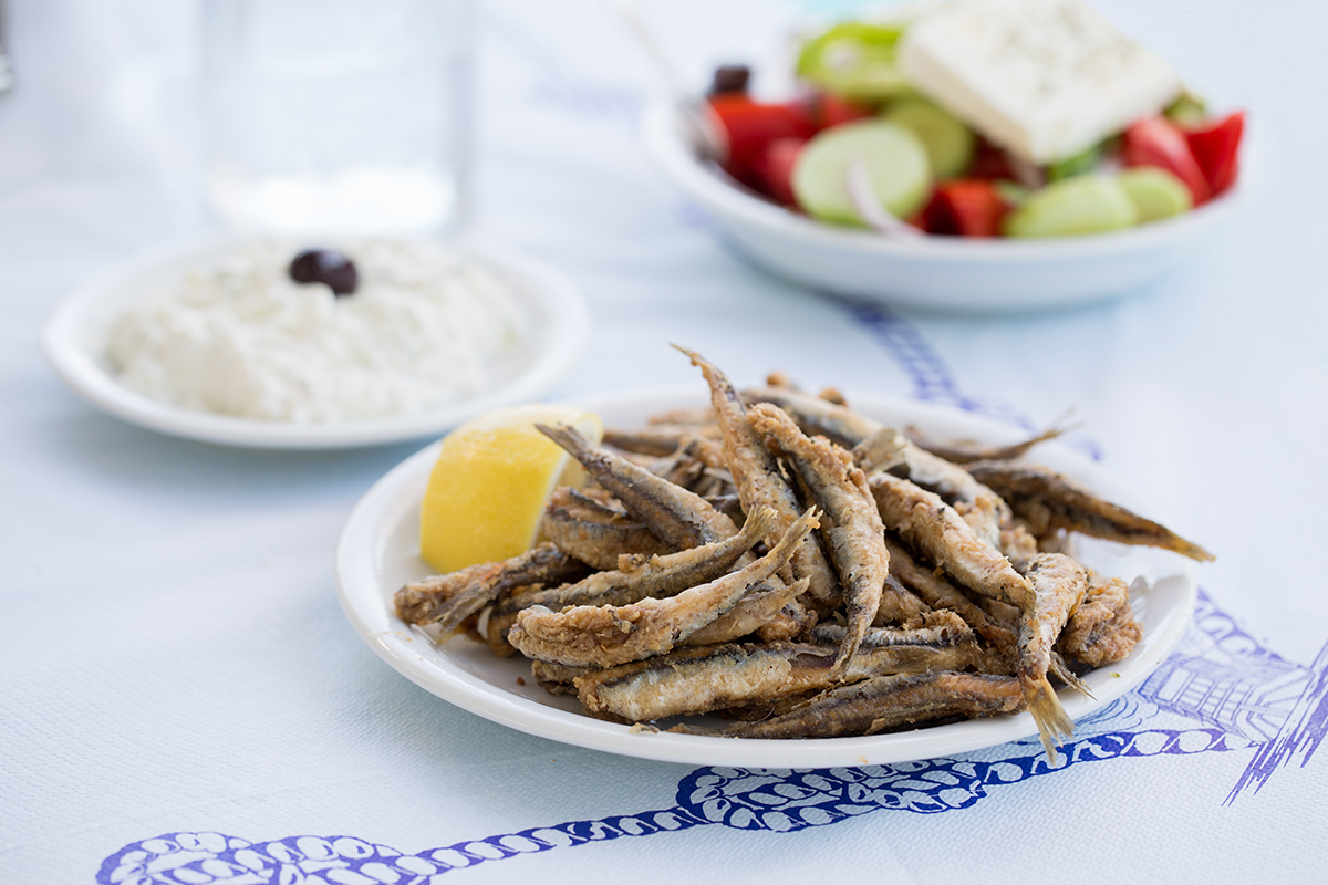 What to eat at a Greek “Psarotaverna”: Greek fish explained - Astir ...